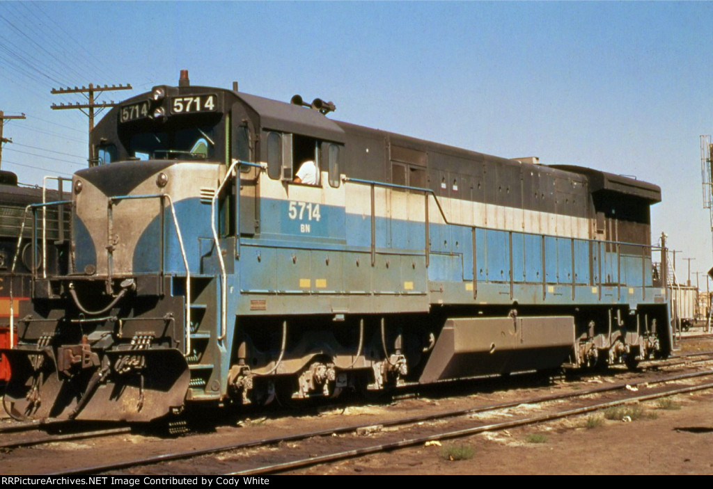 Burlington Northern U33C 5714